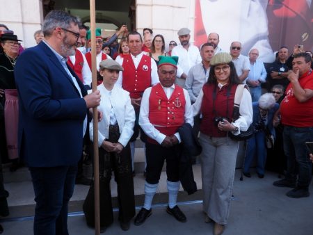Tradição e cultura no Colete Encarnado em Vila Franca de Xira - Touro e ...