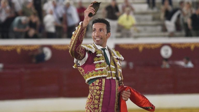Torrejón de Ardoz com Porta Grande para David de Miranda - Touro e Ouro